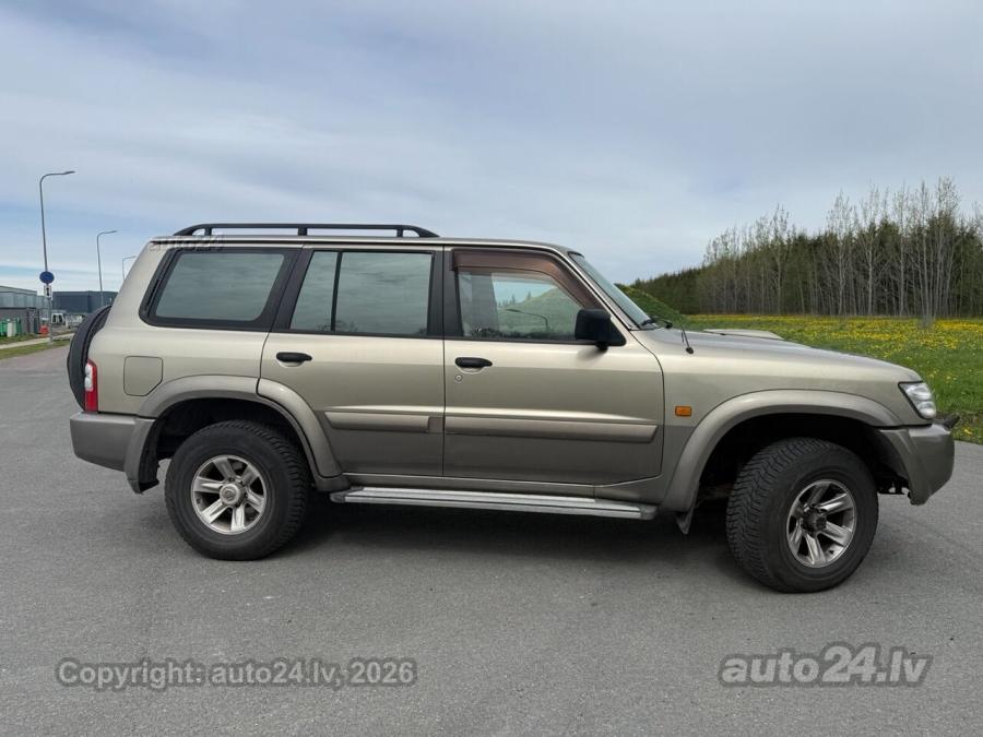 Smilšu krāsa Nissan Patrol 2004 Tallina, ar dzinēja tilpumu 3.00 L un nobraukumu 202 tūkst. km par 11999 €, foto 3 vietnē AUTOMOTO.COM.LV