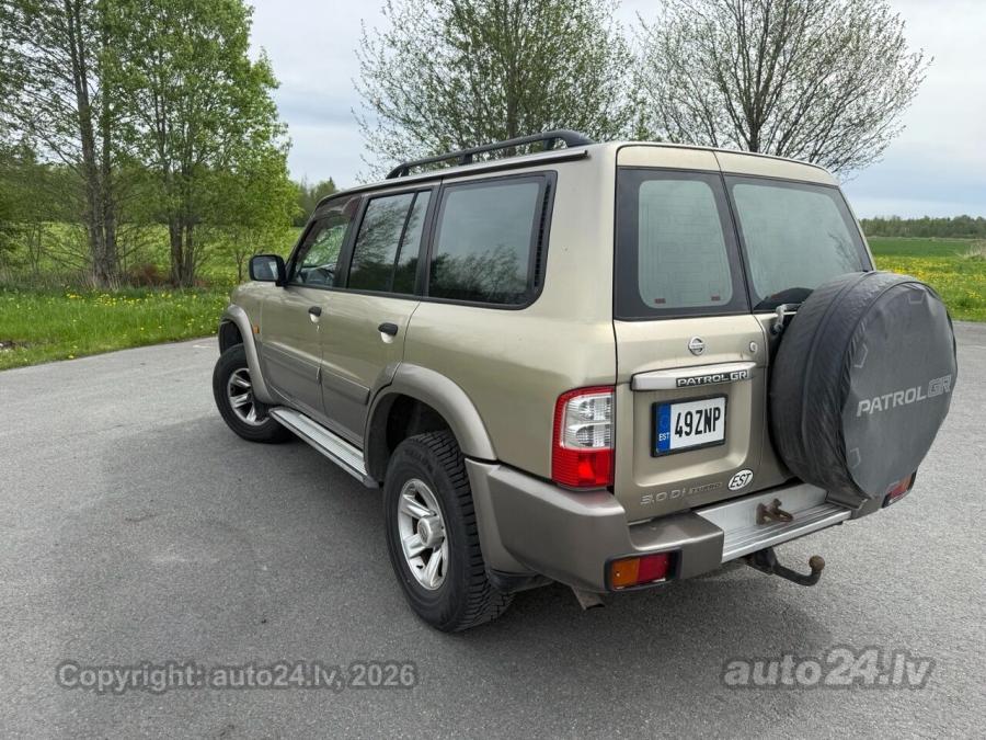 Smilšu krāsa Nissan Patrol 2004 Tallina, ar dzinēja tilpumu 3.00 L un nobraukumu 202 tūkst. km par 11999 €, foto 5 vietnē AUTOMOTO.COM.LV