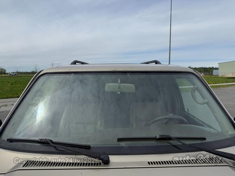 Smilšu krāsa Nissan Patrol 2004 Tallina, ar dzinēja tilpumu 3.00 L un nobraukumu 202 tūkst. km par 11999 €, foto 10 vietnē AUTOMOTO.COM.LV