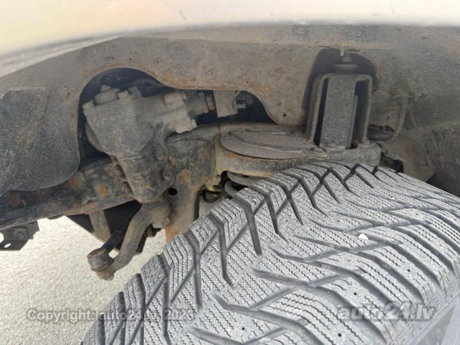 Smilšu krāsa Nissan Patrol 2004 Tallina, ar dzinēja tilpumu 3.00 L un nobraukumu 202 tūkst. km par 11999 €, foto 11 vietnē AUTOMOTO.COM.LV