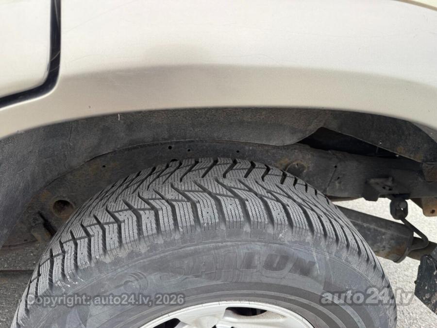 Smilšu krāsa Nissan Patrol 2004 Tallina, ar dzinēja tilpumu 3.00 L un nobraukumu 202 tūkst. km par 11999 €, foto 12 vietnē AUTOMOTO.COM.LV