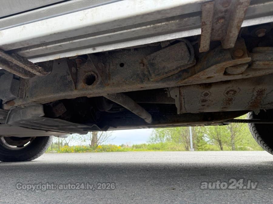 Smilšu krāsa Nissan Patrol 2004 Tallina, ar dzinēja tilpumu 3.00 L un nobraukumu 202 tūkst. km par 11999 €, foto 13 vietnē AUTOMOTO.COM.LV