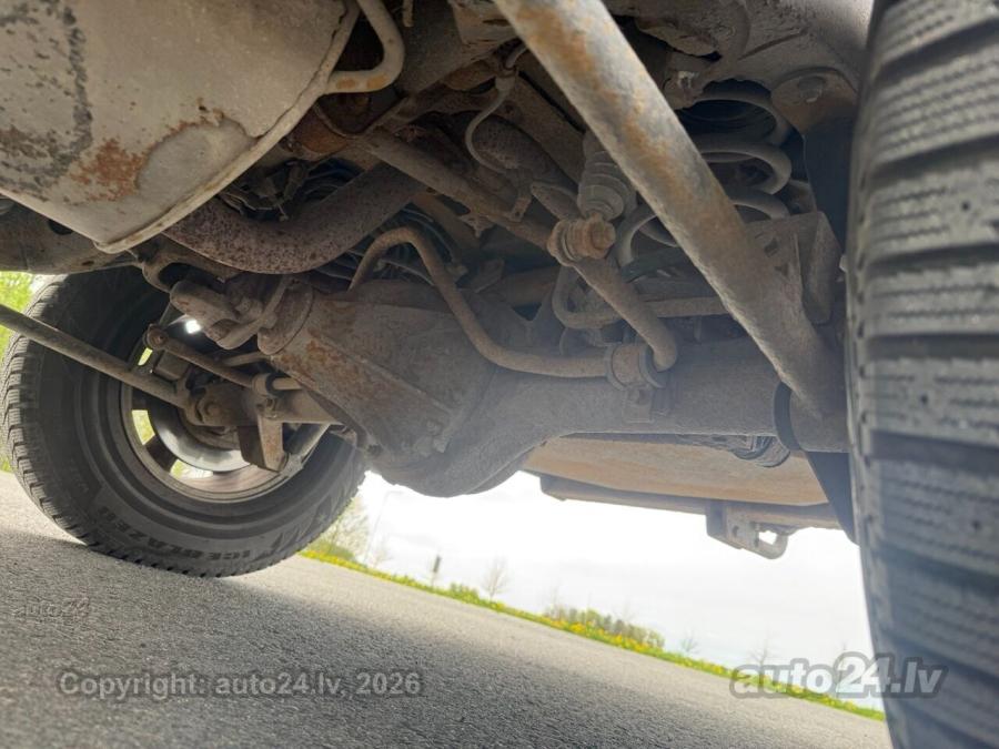 Smilšu krāsa Nissan Patrol 2004 Tallina, ar dzinēja tilpumu 3.00 L un nobraukumu 202 tūkst. km par 11999 €, foto 14 vietnē AUTOMOTO.COM.LV