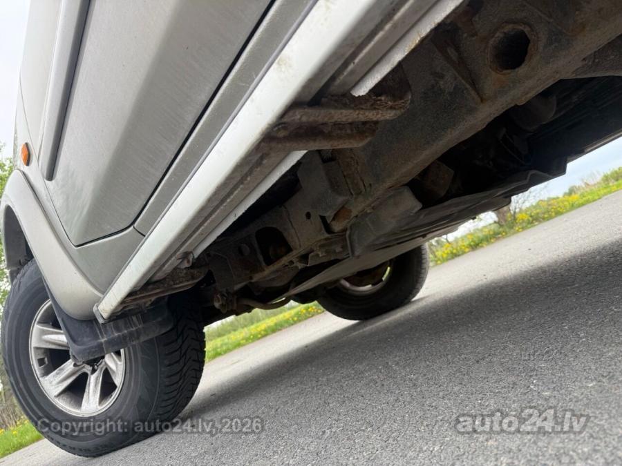 Smilšu krāsa Nissan Patrol 2004 Tallina, ar dzinēja tilpumu 3.00 L un nobraukumu 202 tūkst. km par 11999 €, foto 15 vietnē AUTOMOTO.COM.LV