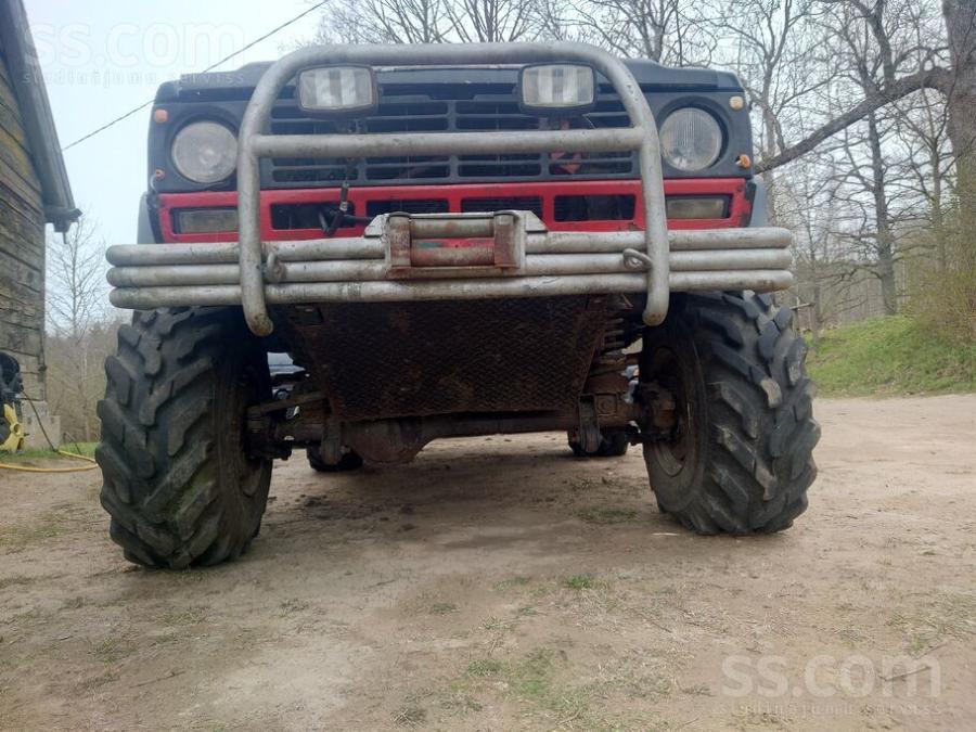 Melns Nissan Patrol 1983 Rīga, ar dzinēja tilpumu 4.20 L un nobraukumu 337 tūkst. km par 5000 €, foto 3 vietnē AUTOMOTO.COM.LV