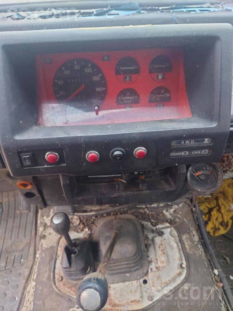 Melns Nissan Patrol 1983 Rīga, ar dzinēja tilpumu 4.20 L un nobraukumu 337 tūkst. km par 5000 €, foto 11 vietnē AUTOMOTO.COM.LV