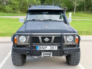 Melns Nissan Patrol 1990 Viļņa, ar dzinēja tilpumu 2.83 L un nobraukumu 200 tūkst. km par 8700 €, foto 3 vietnē AUTOMOTO.COM.LV