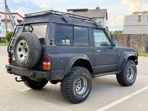 Melns Nissan Patrol 1990 Viļņa, ar dzinēja tilpumu 2.83 L un nobraukumu 200 tūkst. km par 8700 €, foto 7 vietnē AUTOMOTO.COM.LV