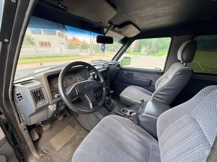 Melns Nissan Patrol 1990 Viļņa, ar dzinēja tilpumu 2.83 L un nobraukumu 200 tūkst. km par 8700 €, foto 11 vietnē AUTOMOTO.COM.LV