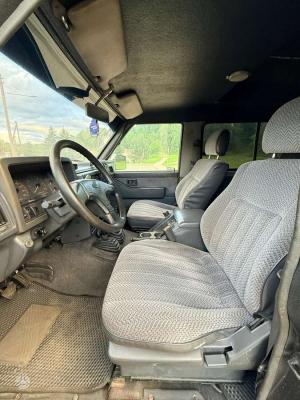 Melns Nissan Patrol 1990 Viļņa, ar dzinēja tilpumu 2.83 L un nobraukumu 200 tūkst. km par 8700 €, foto 12 vietnē AUTOMOTO.COM.LV