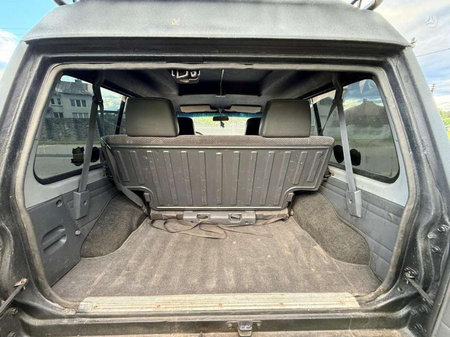 Melns Nissan Patrol 1990 Viļņa, ar dzinēja tilpumu 2.83 L un nobraukumu 200 tūkst. km par 8700 €, foto 15 vietnē AUTOMOTO.COM.LV