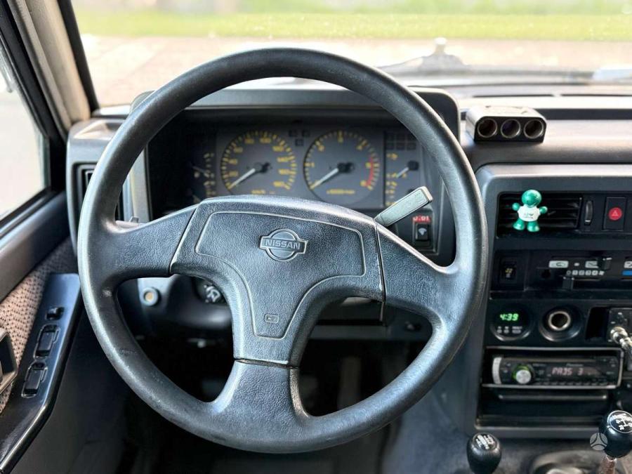 Melns Nissan Patrol 1990 Viļņa, ar dzinēja tilpumu 2.83 L un nobraukumu 200 tūkst. km par 8700 €, foto 17 vietnē AUTOMOTO.COM.LV