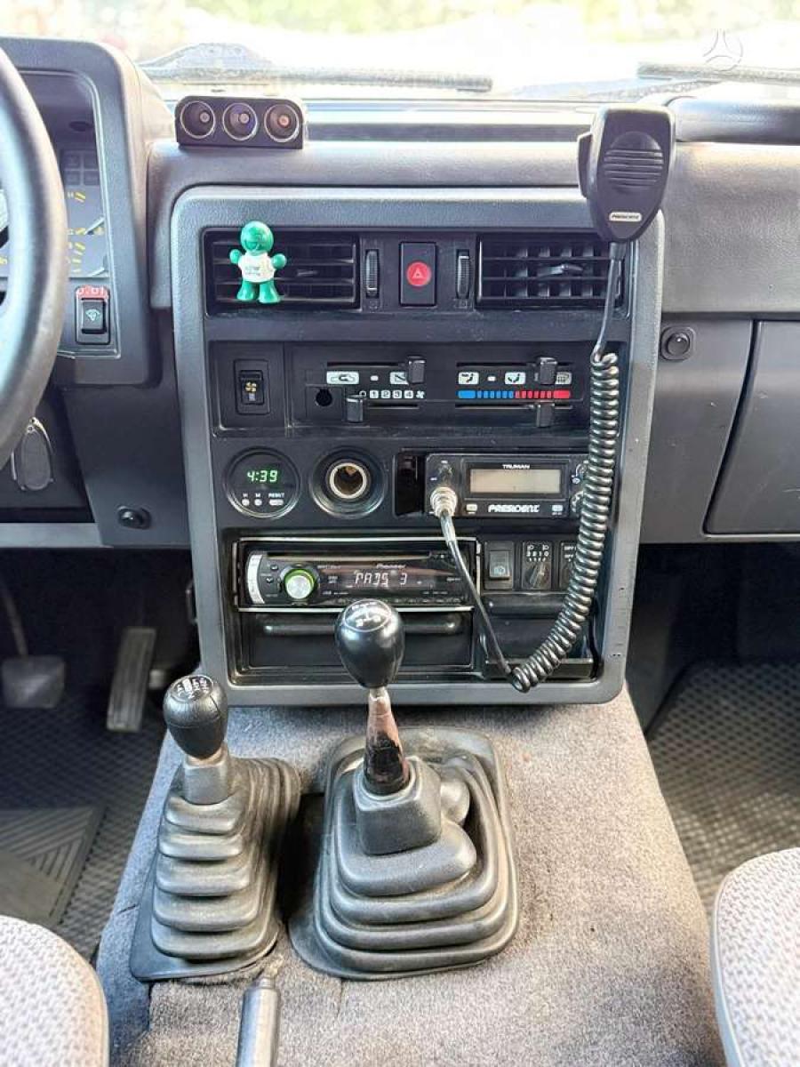 Melns Nissan Patrol 1990 Viļņa, ar dzinēja tilpumu 2.83 L un nobraukumu 200 tūkst. km par 8700 €, foto 18 vietnē AUTOMOTO.COM.LV