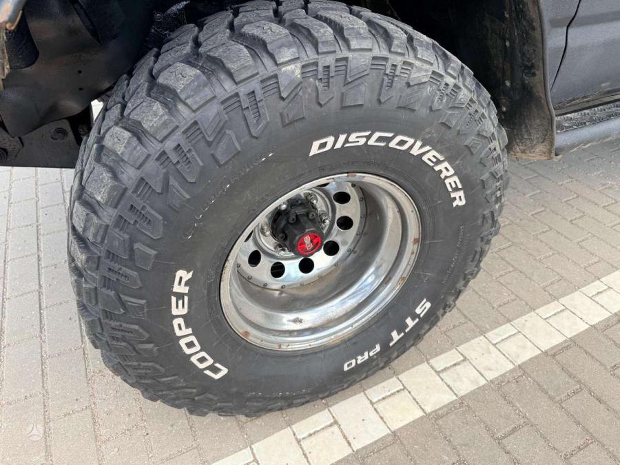 Melns Nissan Patrol 1990 Viļņa, ar dzinēja tilpumu 2.83 L un nobraukumu 200 tūkst. km par 8700 €, foto 25 vietnē AUTOMOTO.COM.LV