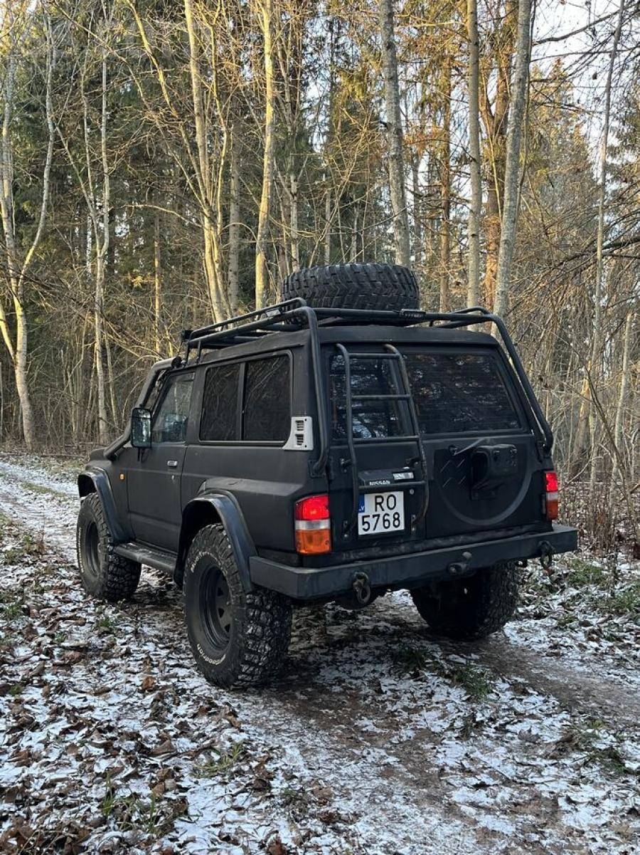 Melns Nissan Patrol 1991 Preiļi, ar dzinēja tilpumu 2.80 L un nobraukumu 239 tūkst. km par 7400 €, foto 5 vietnē AUTOMOTO.COM.LV