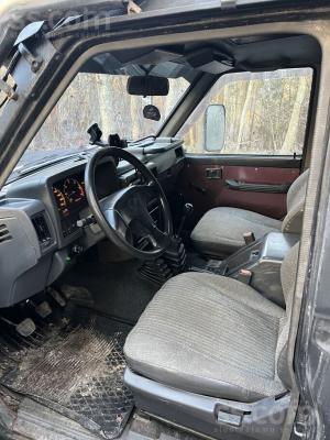 Melns Nissan Patrol 1991 Preiļi, ar dzinēja tilpumu 2.80 L un nobraukumu 239 tūkst. km par 7400 €, foto 6 vietnē AUTOMOTO.COM.LV