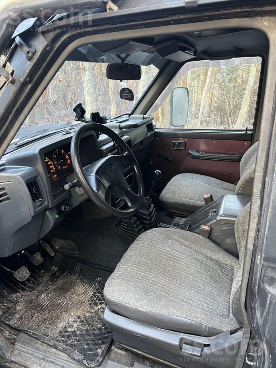 Melns Nissan Patrol 1991 Preiļi, ar dzinēja tilpumu 2.80 L un nobraukumu 239 tūkst. km par 7400 €, foto 6 vietnē AUTOMOTO.COM.LV