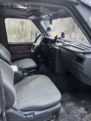 Melns Nissan Patrol 1991 Preiļi, ar dzinēja tilpumu 2.80 L un nobraukumu 239 tūkst. km par 7400 €, foto 7 vietnē AUTOMOTO.COM.LV