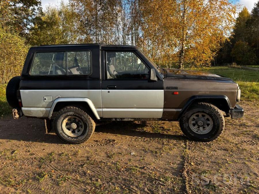 Black Nissan Patrol 1992 in Jekabpils, with an engine capacity of 2.80 L and mileage of 365 thousand km for 4500 €, photo 3 on AUTOMOTO.COM.LV