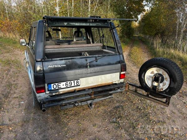 Black Nissan Patrol 1992 in Jekabpils, with an engine capacity of 2.80 L and mileage of 365 thousand km for 4500 €, photo 6 on AUTOMOTO.COM.LV