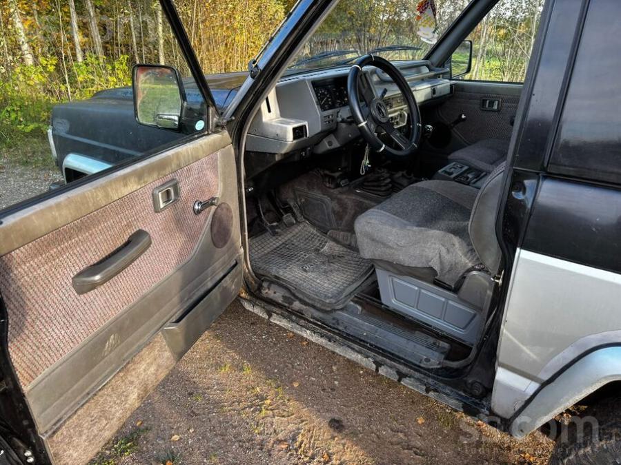 Black Nissan Patrol 1992 in Jekabpils, with an engine capacity of 2.80 L and mileage of 365 thousand km for 4500 €, photo 8 on AUTOMOTO.COM.LV