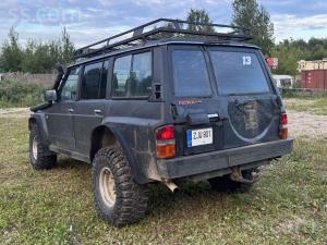 Black Nissan Patrol 1995 in Riga, with an engine capacity of 2.80 L and mileage of 0 thousand km for 3500 €, photo 6 on AUTOMOTO.COM.LV