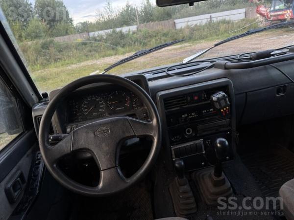 Nissan Patrol 1995 Rīga vietnē Melns Nissan Patrol 1995 Rīga, ar dzinēja tilpumu 2.80 L un nobraukumu 0 tūkst. km par 3500 €, foto 10 vietnē AUTOMOTO.COM.LV