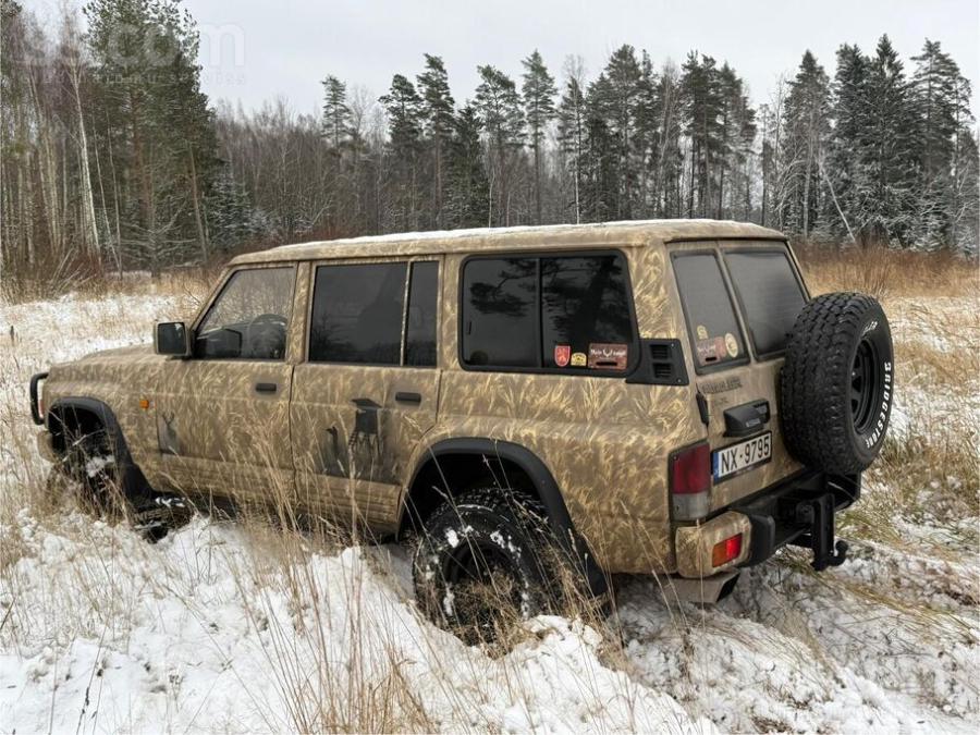 Черный Ниссан Патрол 1997 в Бауска, объемом двигателя 2.80 л и пробегом 355 тыс. км за 12500 €, фото 4 на AUTOMOTO.COM.LV