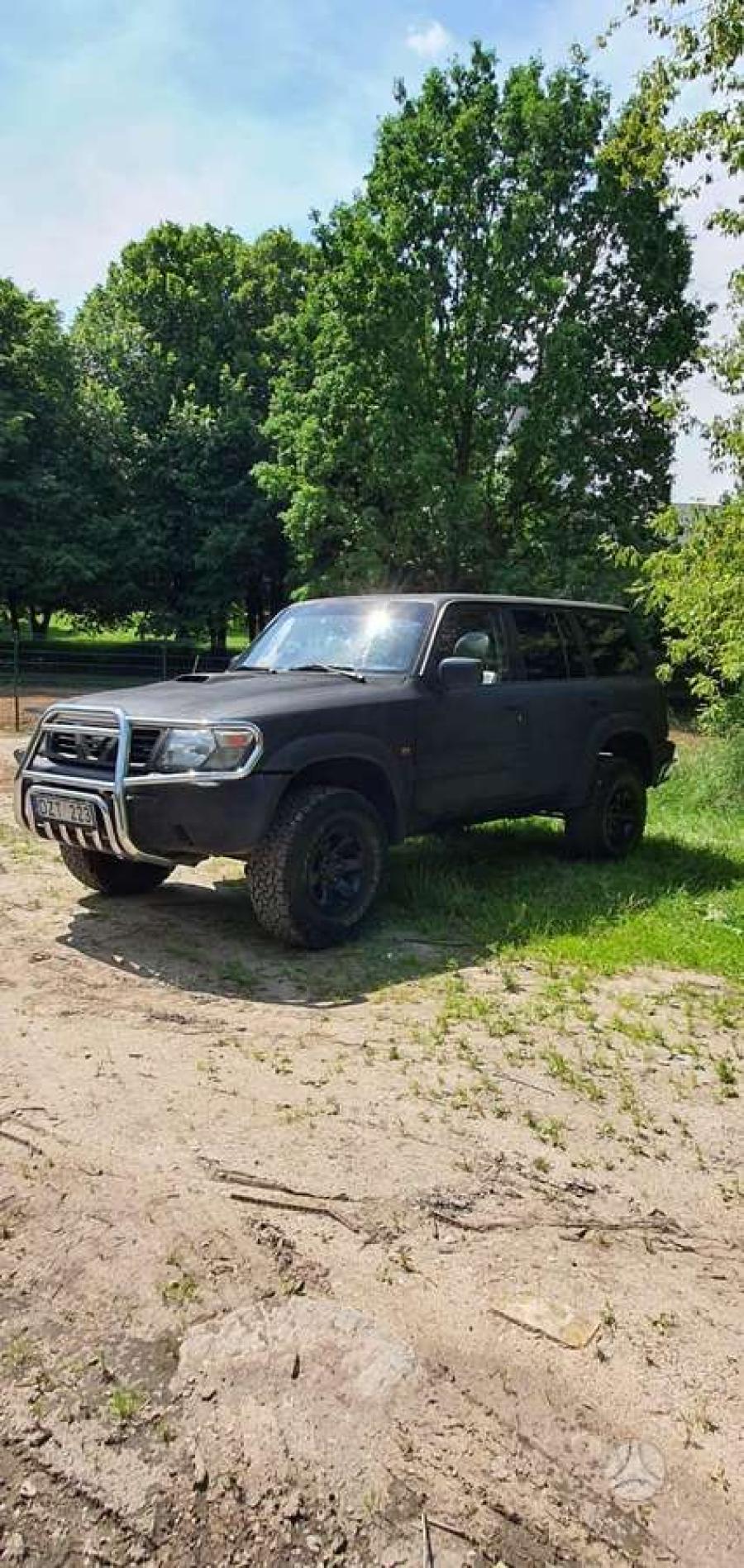 Melns Nissan Patrol 1999 Viļņa, ar dzinēja tilpumu 2.80 L un nobraukumu 263 tūkst. km par 6000 €, foto 1 vietnē AUTOMOTO.COM.LV