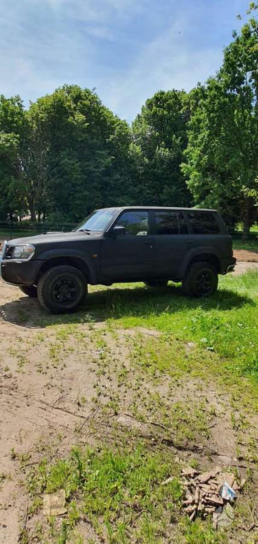 Melns Nissan Patrol 1999 Viļņa, ar dzinēja tilpumu 2.80 L un nobraukumu 263 tūkst. km par 6000 €, foto 3 vietnē AUTOMOTO.COM.LV