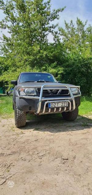 Melns Nissan Patrol 1999 Viļņa, ar dzinēja tilpumu 2.80 L un nobraukumu 263 tūkst. km par 6000 €, foto 6 vietnē AUTOMOTO.COM.LV