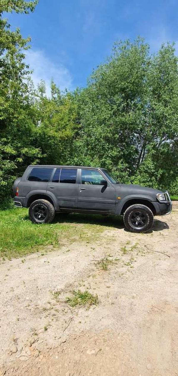 Melns Nissan Patrol 1999 Viļņa, ar dzinēja tilpumu 2.80 L un nobraukumu 263 tūkst. km par 6000 €, foto 7 vietnē AUTOMOTO.COM.LV