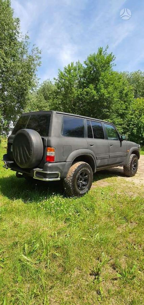 Melns Nissan Patrol 1999 Viļņa, ar dzinēja tilpumu 2.80 L un nobraukumu 263 tūkst. km par 6000 €, foto 8 vietnē AUTOMOTO.COM.LV