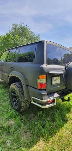 Melns Nissan Patrol 1999 Viļņa, ar dzinēja tilpumu 2.80 L un nobraukumu 263 tūkst. km par 6000 €, foto 14 vietnē AUTOMOTO.COM.LV