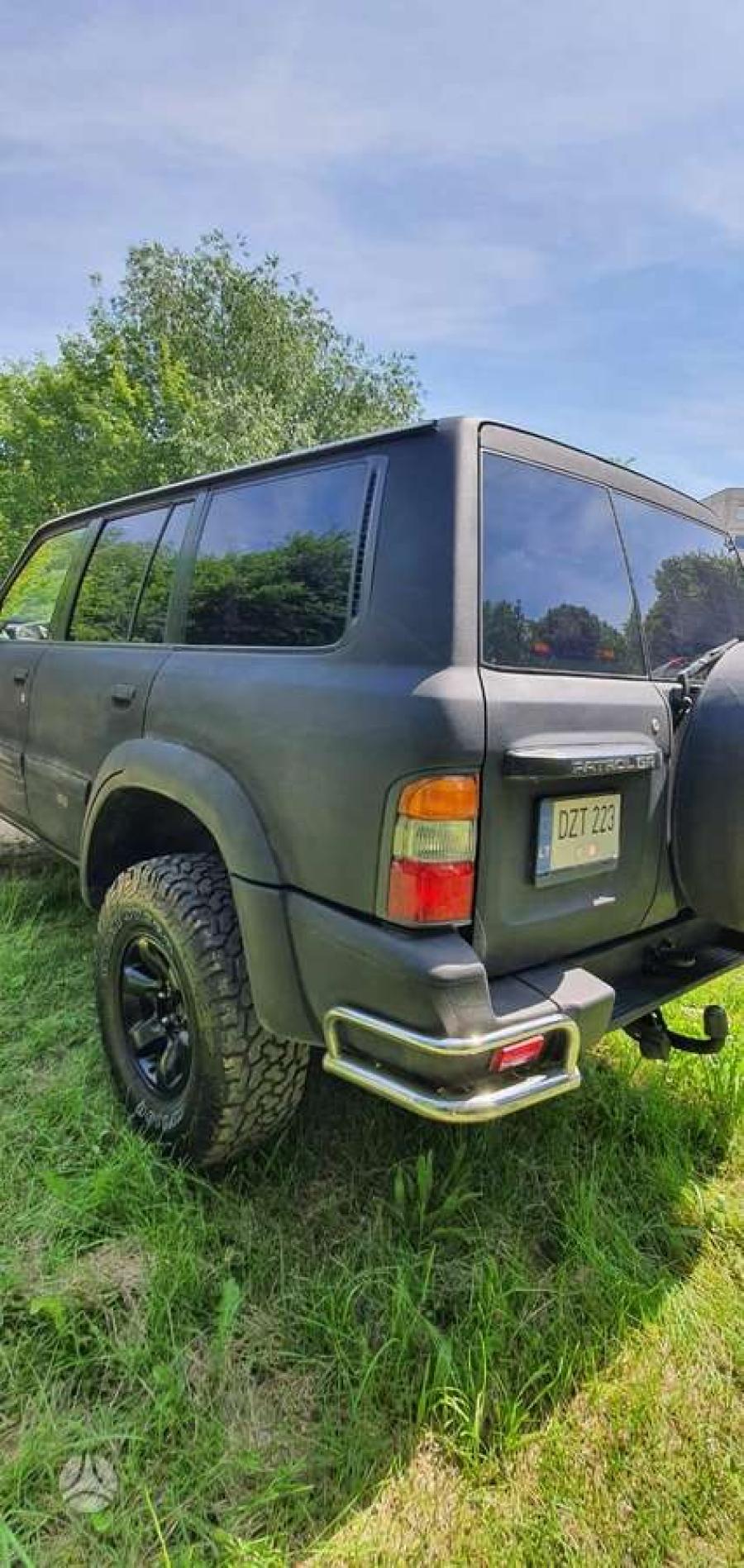 Melns Nissan Patrol 1999 Viļņa, ar dzinēja tilpumu 2.80 L un nobraukumu 263 tūkst. km par 6000 €, foto 14 vietnē AUTOMOTO.COM.LV