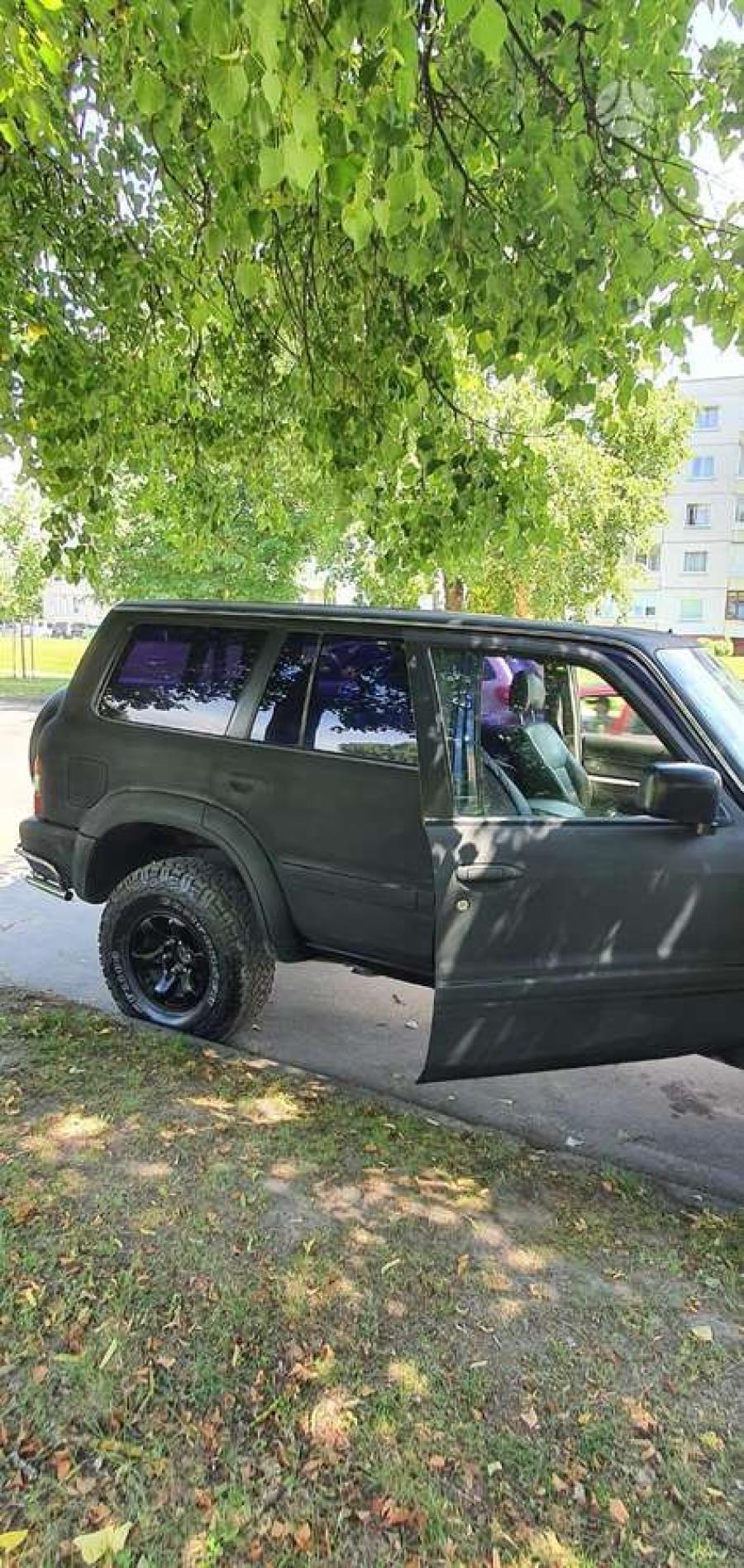 Melns Nissan Patrol 1999 Viļņa, ar dzinēja tilpumu 2.80 L un nobraukumu 263 tūkst. km par 6000 €, foto 15 vietnē AUTOMOTO.COM.LV