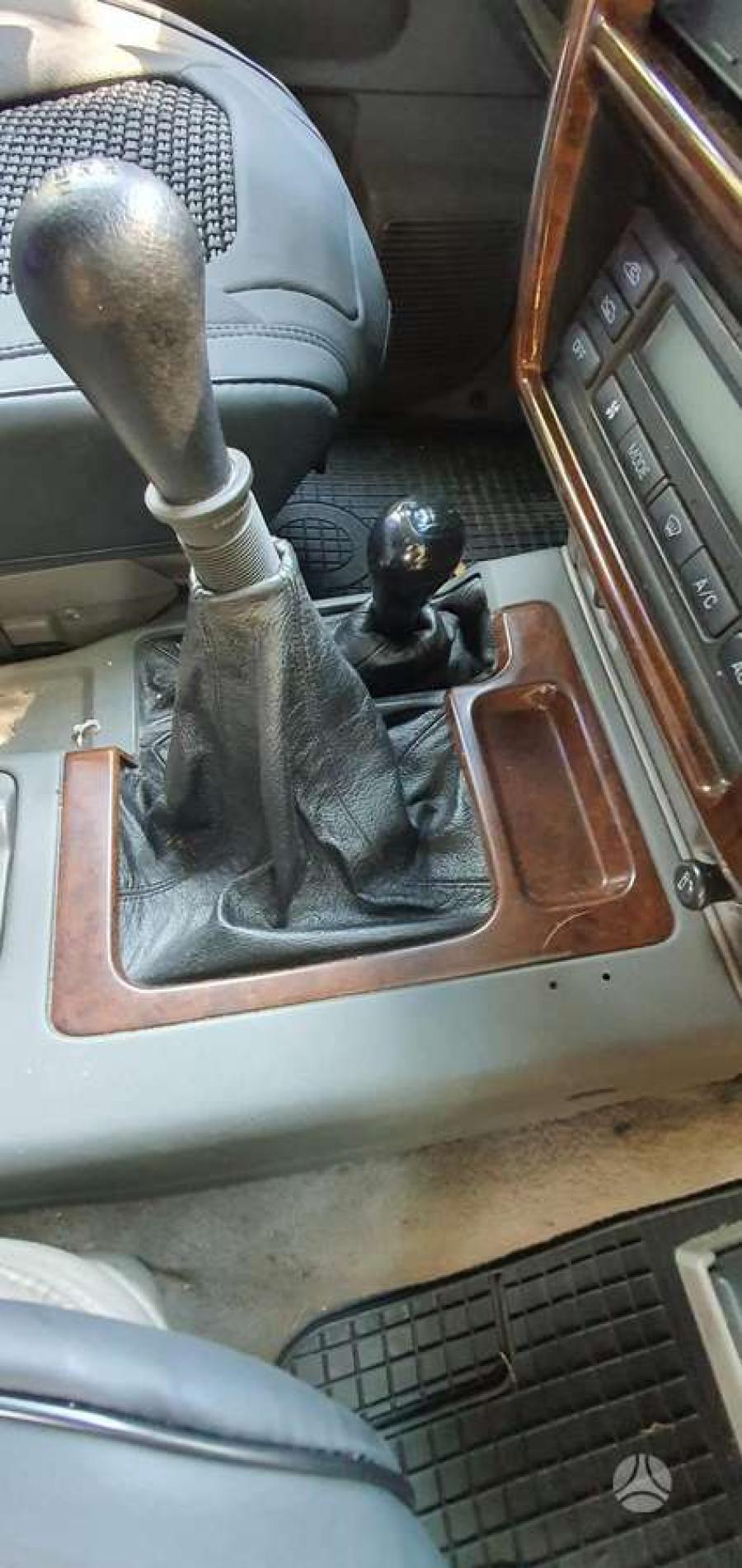 Melns Nissan Patrol 1999 Viļņa, ar dzinēja tilpumu 2.80 L un nobraukumu 263 tūkst. km par 6000 €, foto 26 vietnē AUTOMOTO.COM.LV