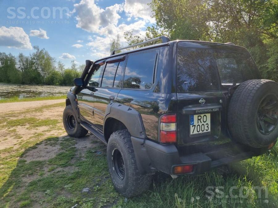 Melns Nissan Patrol 2000 Jelgava, ar dzinēja tilpumu 3.00 L un nobraukumu 276 tūkst. km par 12500 €, foto 15 vietnē AUTOMOTO.COM.LV