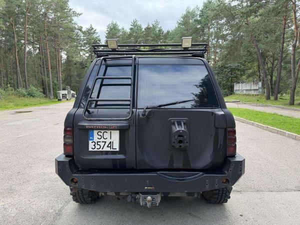 Melns Nissan Patrol 2000 Viļņa, ar dzinēja tilpumu 2.83 L un nobraukumu 253 tūkst. km par 9400 €, foto 5 vietnē AUTOMOTO.COM.LV