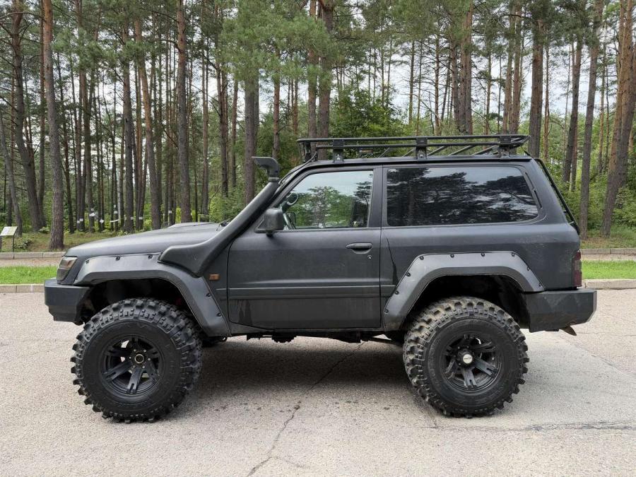 Melns Nissan Patrol 2000 Viļņa, ar dzinēja tilpumu 2.83 L un nobraukumu 253 tūkst. km par 9400 €, foto 10 vietnē AUTOMOTO.COM.LV