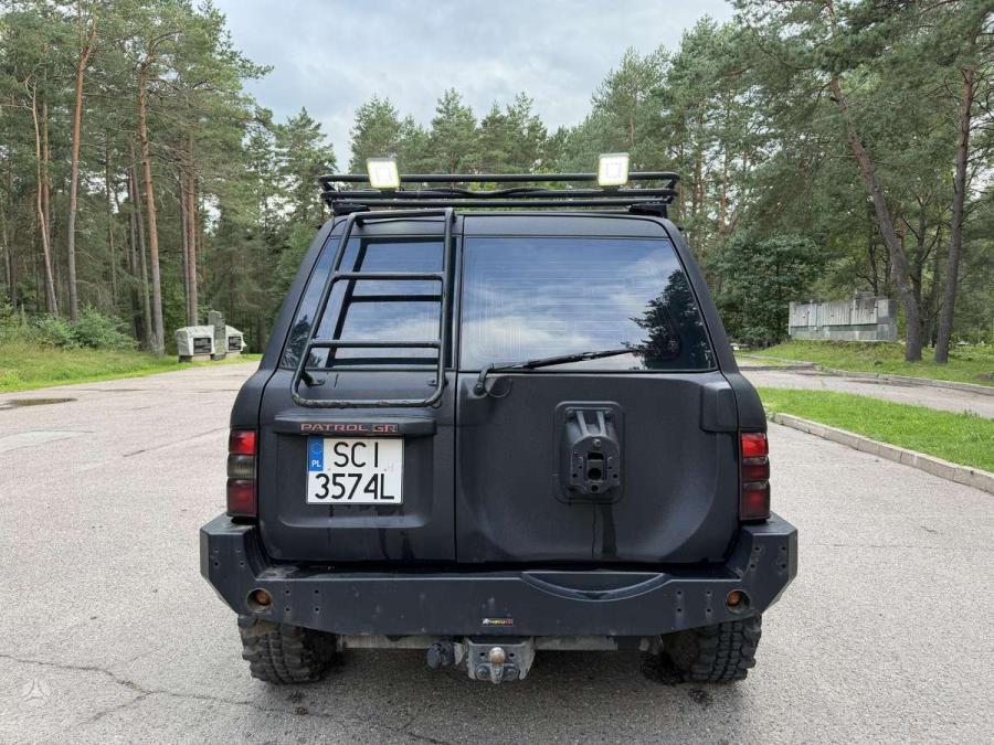 Melns Nissan Patrol 2000 Viļņa, ar dzinēja tilpumu 2.83 L un nobraukumu 253 tūkst. km par 9400 €, foto 15 vietnē AUTOMOTO.COM.LV