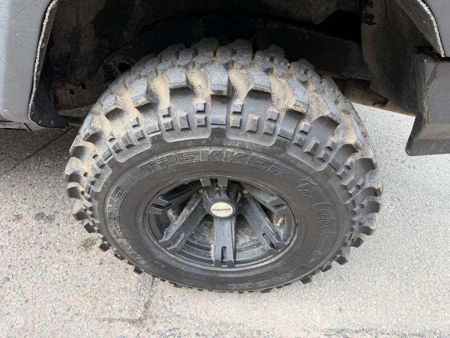 Melns Nissan Patrol 2000 Viļņa, ar dzinēja tilpumu 2.83 L un nobraukumu 253 tūkst. km par 9400 €, foto 16 vietnē AUTOMOTO.COM.LV