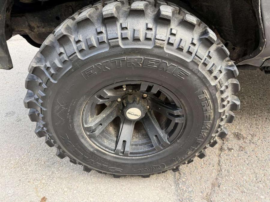 Melns Nissan Patrol 2000 Viļņa, ar dzinēja tilpumu 2.83 L un nobraukumu 253 tūkst. km par 9400 €, foto 19 vietnē AUTOMOTO.COM.LV