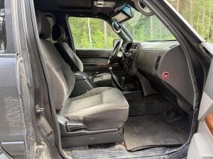 Melns Nissan Patrol 2000 Viļņa, ar dzinēja tilpumu 2.83 L un nobraukumu 253 tūkst. km par 9400 €, foto 26 vietnē AUTOMOTO.COM.LV
