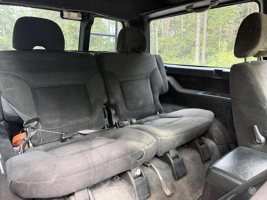Melns Nissan Patrol 2000 Viļņa, ar dzinēja tilpumu 2.83 L un nobraukumu 253 tūkst. km par 9400 €, foto 28 vietnē AUTOMOTO.COM.LV