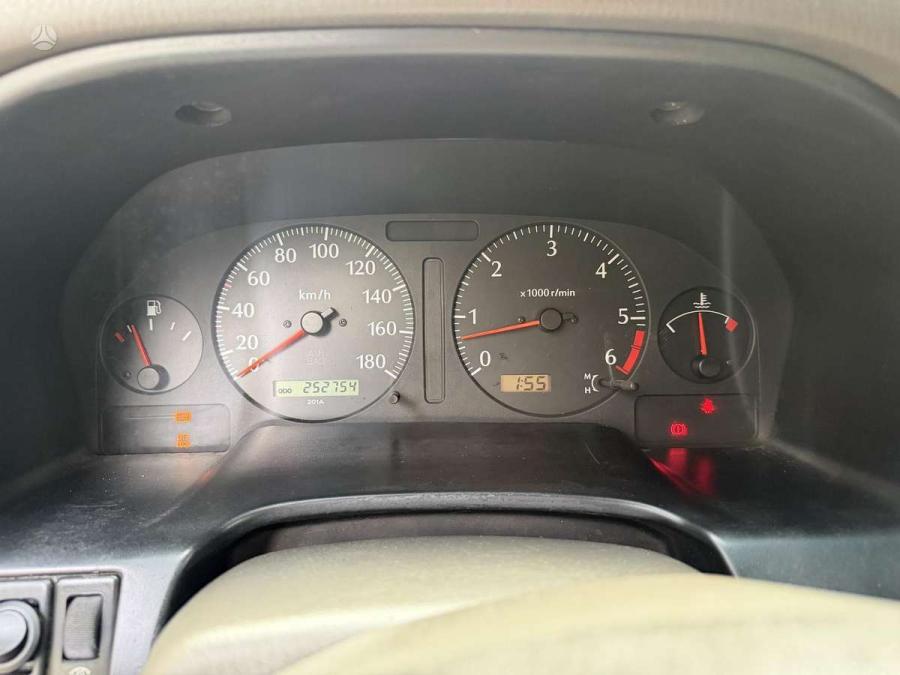 Melns Nissan Patrol 2000 Viļņa, ar dzinēja tilpumu 2.83 L un nobraukumu 253 tūkst. km par 9400 €, foto 29 vietnē AUTOMOTO.COM.LV