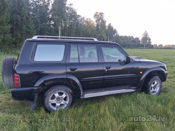 Black Nissan Patrol 2001 in Tallinn, with an engine capacity of 3.00 L and mileage of 0 thousand km for 7900 €, photo 3 on AUTOMOTO.COM.LV
