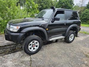 Black Nissan Patrol 2003 in Jurbarkas, with an engine capacity of 3.00 L and mileage of 230 thousand km for 11300 €, photo 8 on AUTOMOTO.COM.LV