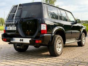 Black Nissan Patrol 2004 in Tartu, with an engine capacity of 3.00 L and mileage of 352 thousand km for 19900 €, photo 4 on AUTOMOTO.COM.LV