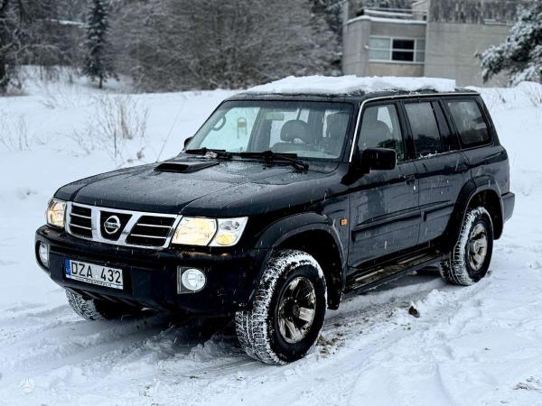 Melns Nissan Patrol 2005 Viļņa, ar dzinēja tilpumu 3.00 L un nobraukumu 302 tūkst. km par 5500 €, foto 1 vietnē AUTOMOTO.COM.LV
